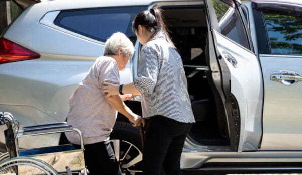 6 Simple Automobile Aids for Seniors Make Car Travel Easier – DailyCaring